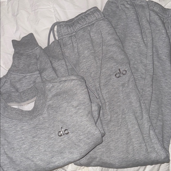 ALO Yoga | Pants & Jumpsuits | Alo Yoga Heather Gray Lounge Set | Poshmark